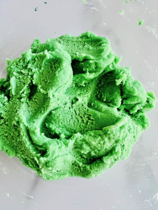 Green Shamrock Sugar Cookies - The Short Order Cook