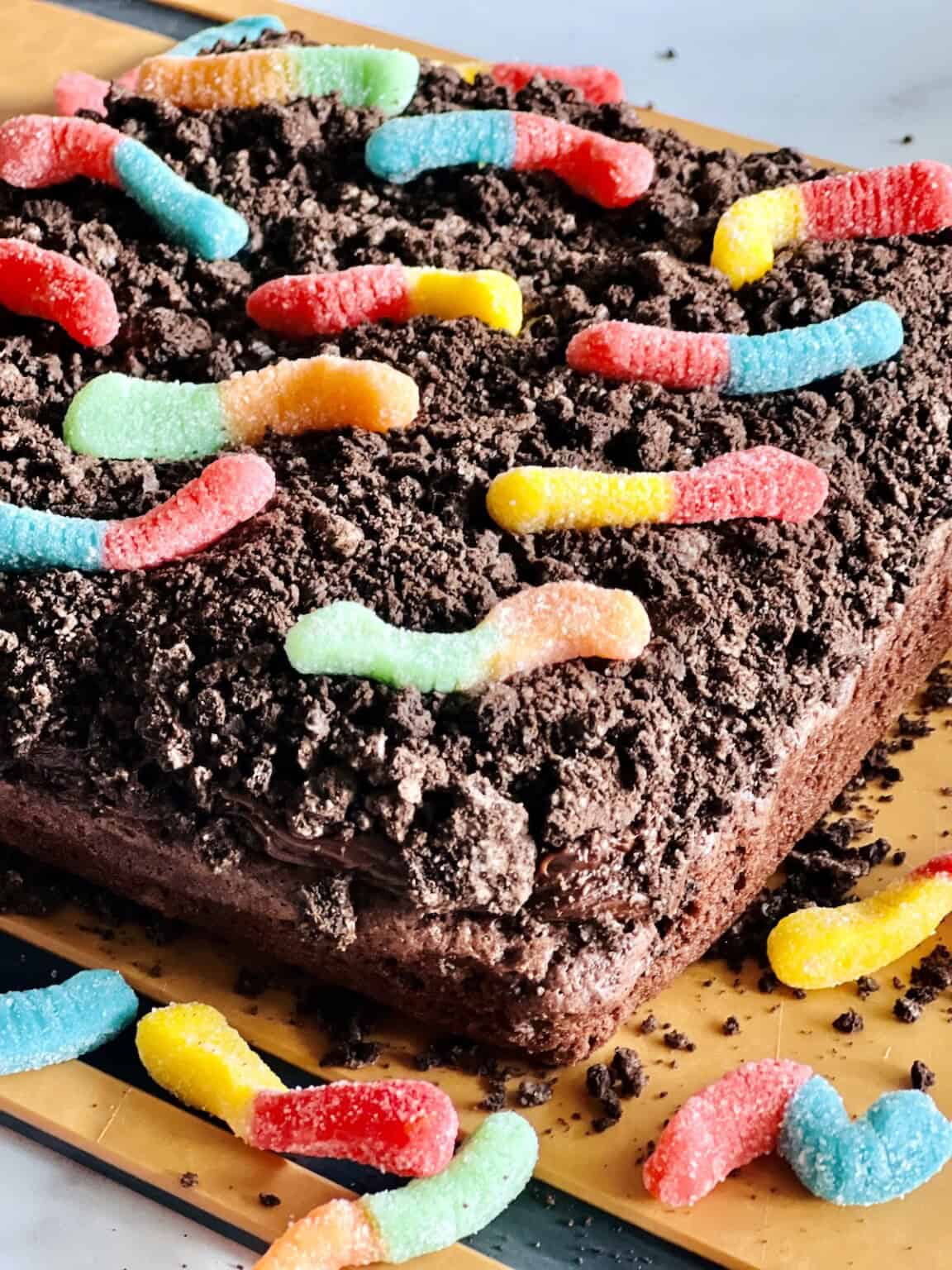 Gummy Worm Dirt Brownies - The Short Order Cook